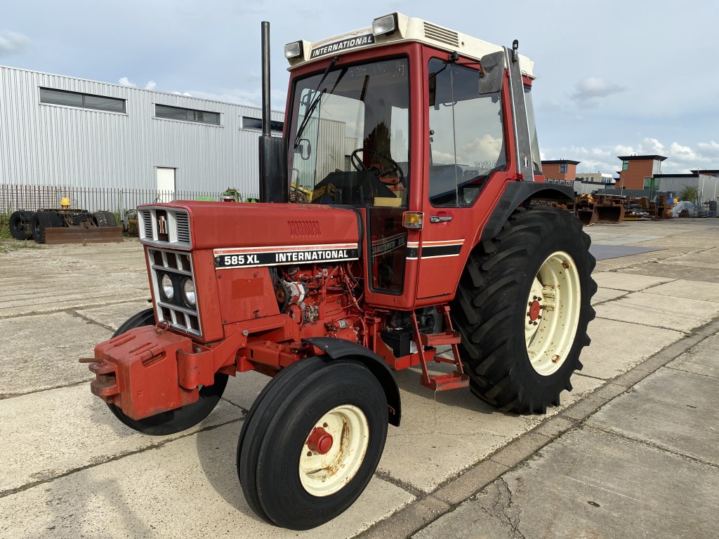 International 585XL te koop